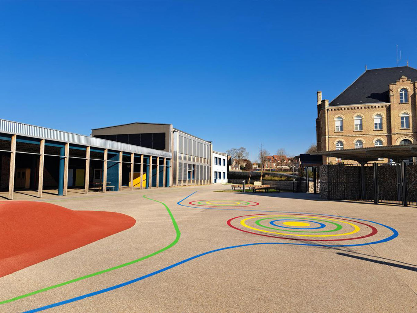 Plongez dans les cours d'école oasis : Un souffle de fraîcheur pour les ...